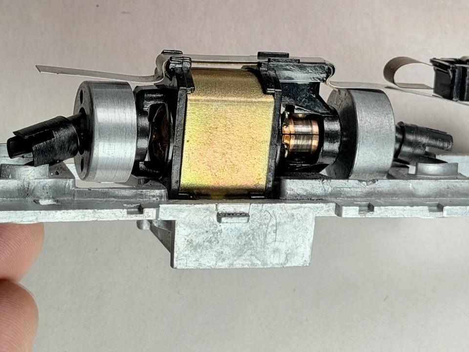 SW7 SW1500 DIESEL LOCOMOTIVE SWITCHER CHASSIS ATHEARN - DUAL FLYWHEEL ...