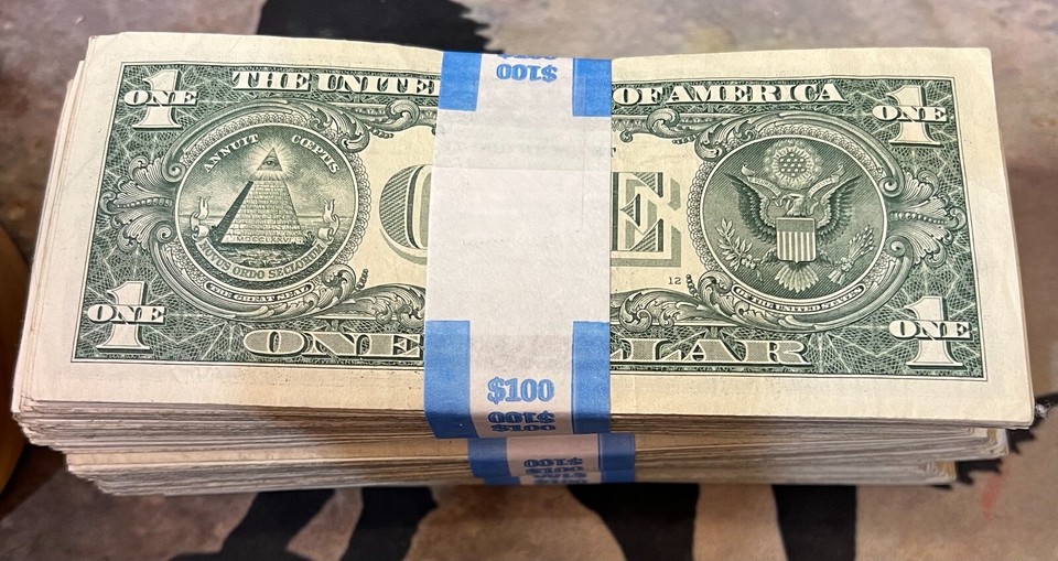 100 BANK PACK ONE DOLLAR BILLS AVG CIRCULATED BEP STRAP $$$$ U.S ...
