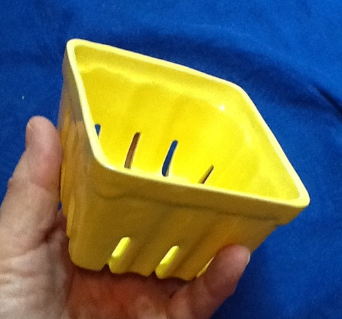 YELLOW CERAMIC BERRY BASKET 4 1/8" 012226A | eBay
