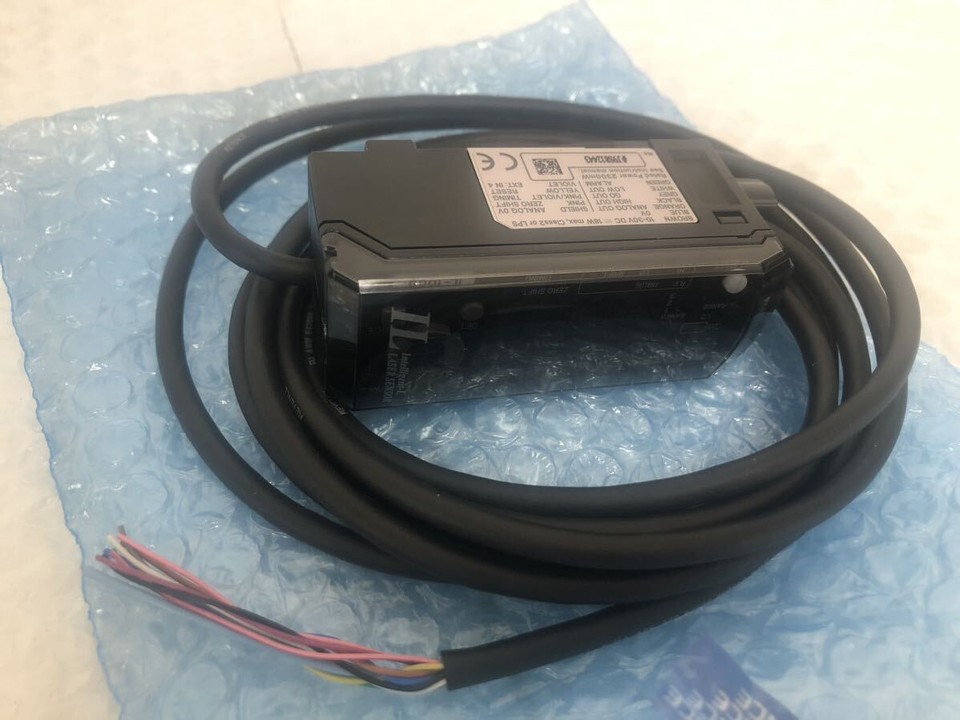 Keyence IL-1000 CMOS Multi-Function Analog Laser Sensor Amplifier from ...