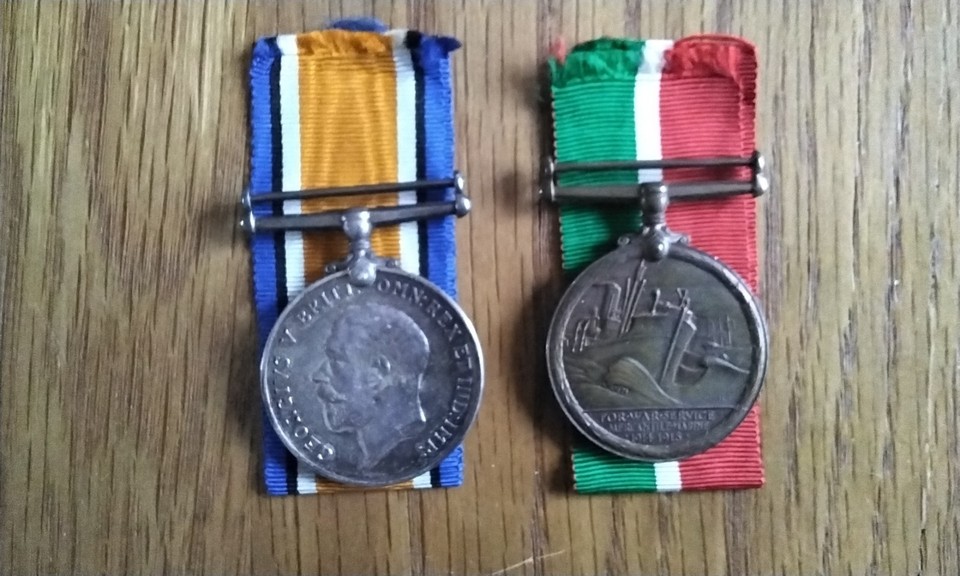 WW1 Frank Potter Mercantile Marine War Medals with box and issue ...