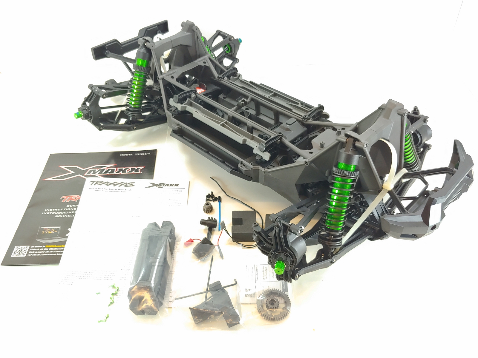 NEW TRAXXAS X-MAXX 8S MONSTER TRUCK ROLLER SLIDER CHASSIS BELTED 77096 ...