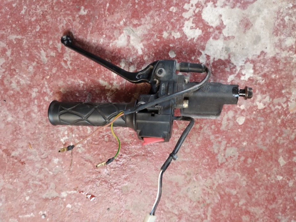 YAMAHA JOG 50 CS50 RR RIGHT RH SWITCH CONTROL & BRAKE LEVER WITH ...