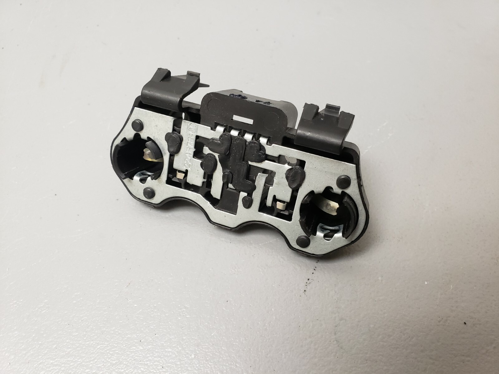 2005-2010 VW Jetta MK5 Outer Taillight Bulb Socket Holder Tray Board ...