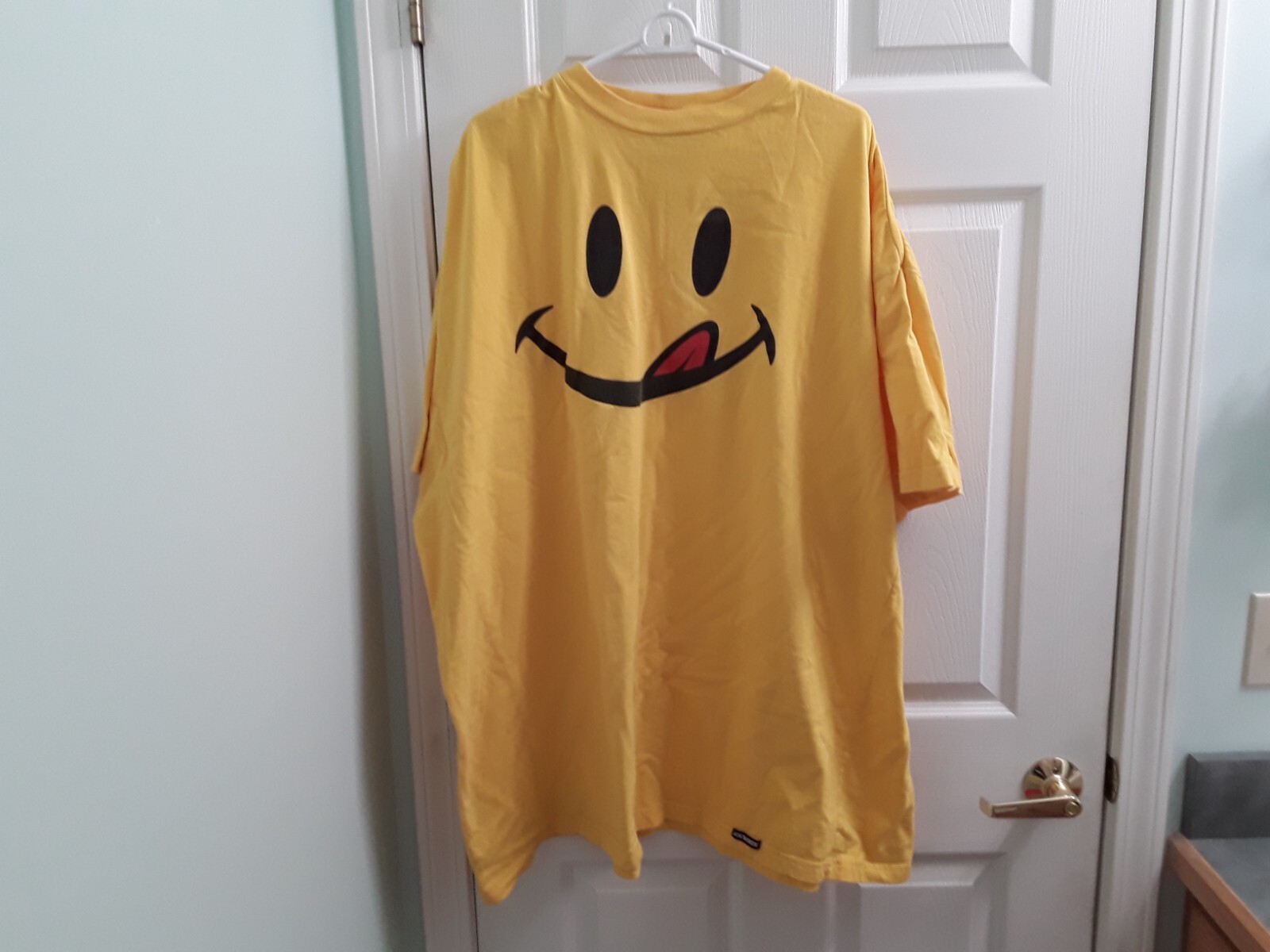 Vintage Joe Boxer Iconic Smiley Face Tee Men 3X/4X - Gem