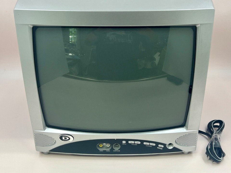 Vintage Durabrand 13" SDTV CRT Retro Gaming Tube TV - w-Remote ...
