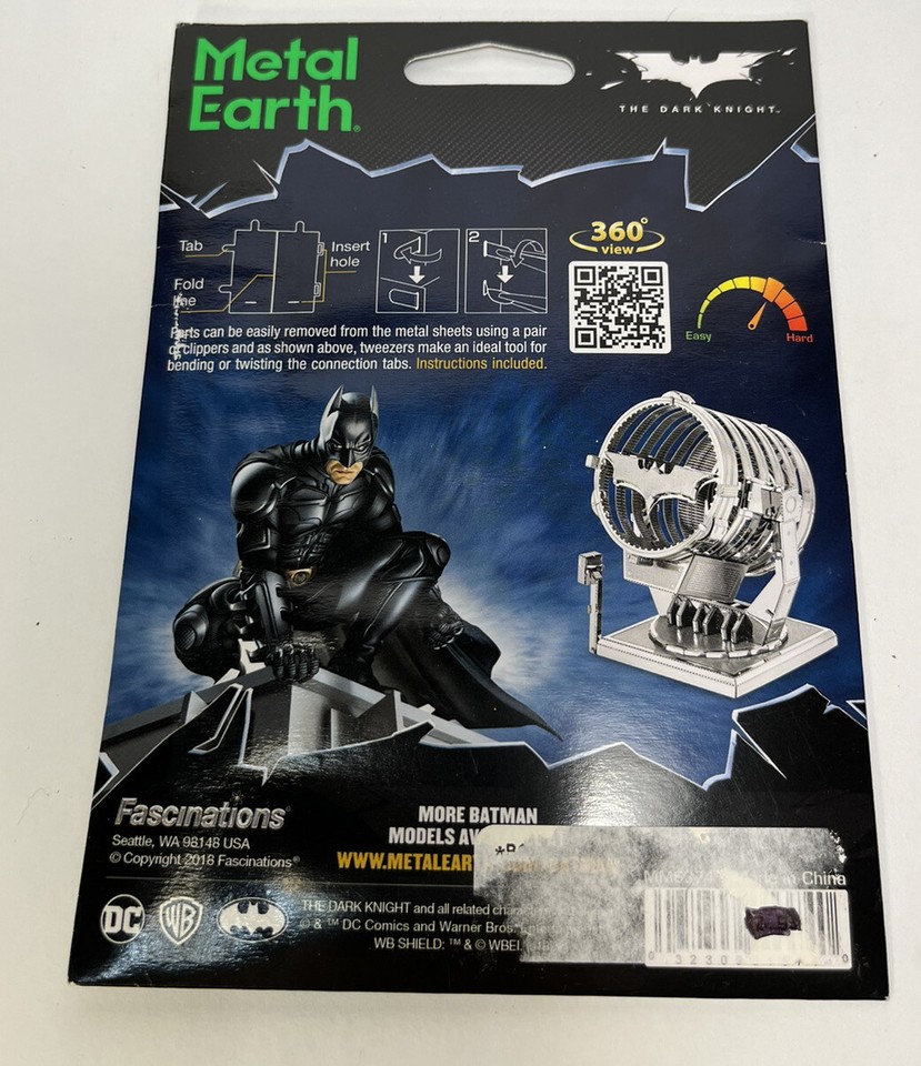 Batman Classic Rooftop Bat-Signal Metal Earth 3-D Laser Cut Steel Model ...