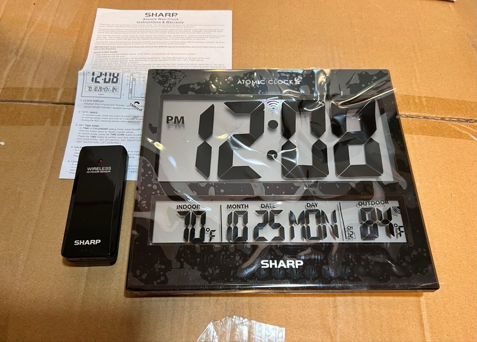 Sharp Atomic Clock - Atomic Accuracy - Never Needs Setting! - Jumbo 3 ...