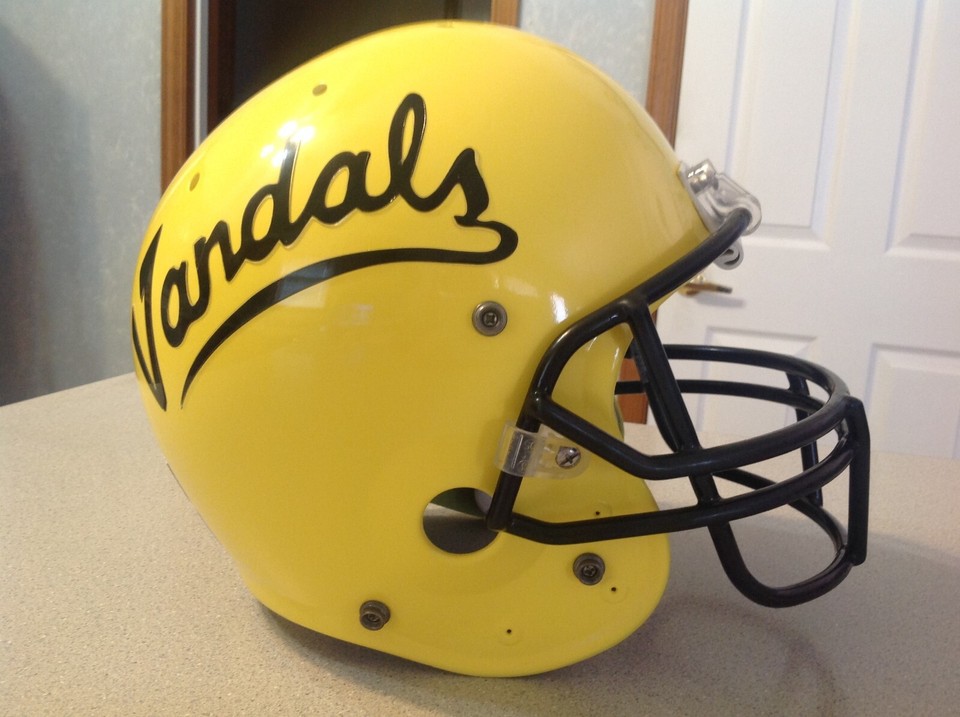 Vintage Idaho Vandals Full Sized Schutt Air Football Game Helmet | eBay