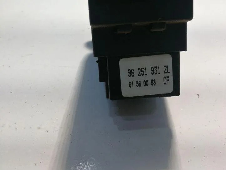 PEUGEOT 605 6B Turn Signal Switch Knob 96251931ZL 3.00 Petrol 123kw ...