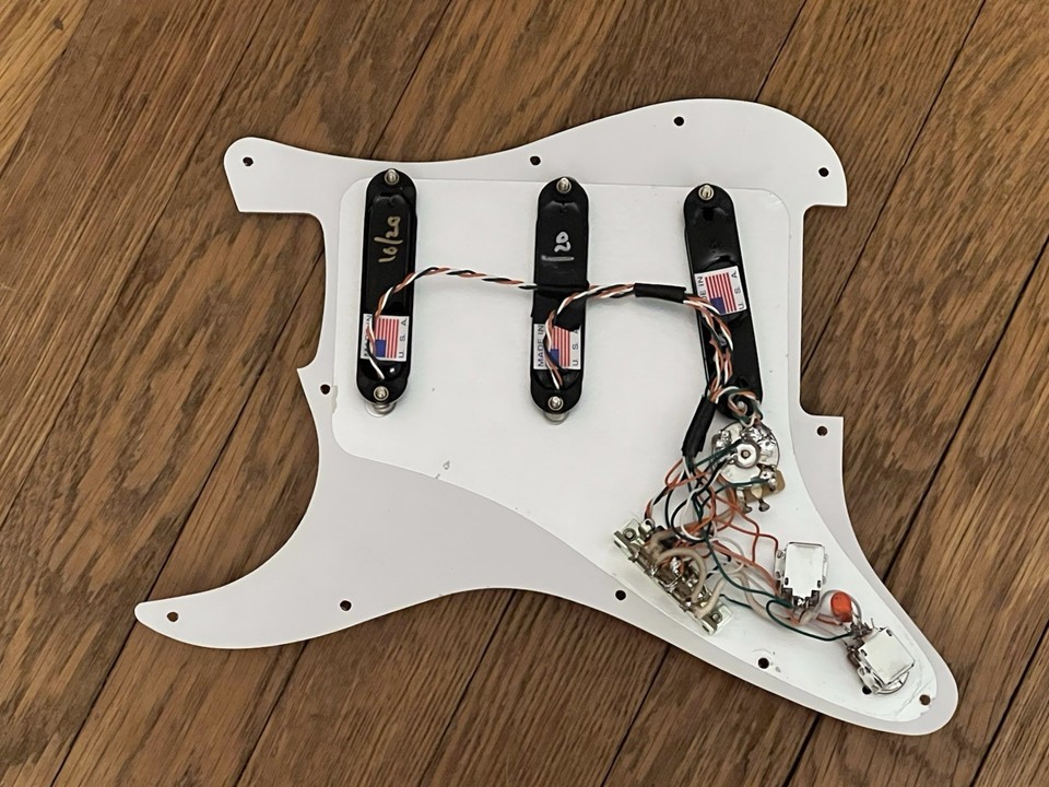 CUSTOM WIRED FENDER LACE SENSOR LOADED STRATOCASTER STRAT PICKGUARD ...