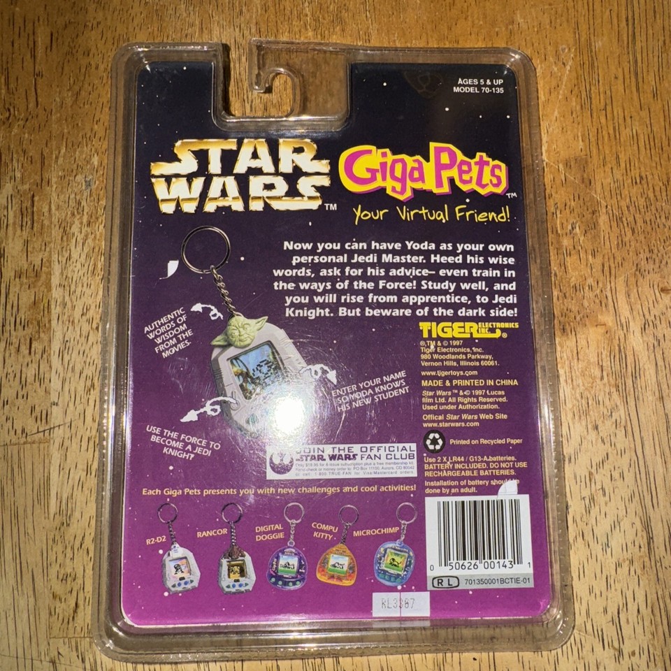 Star Wars Yoda Electronic Virtual Pet Giga Pet 1997 Tiger Electronic ...