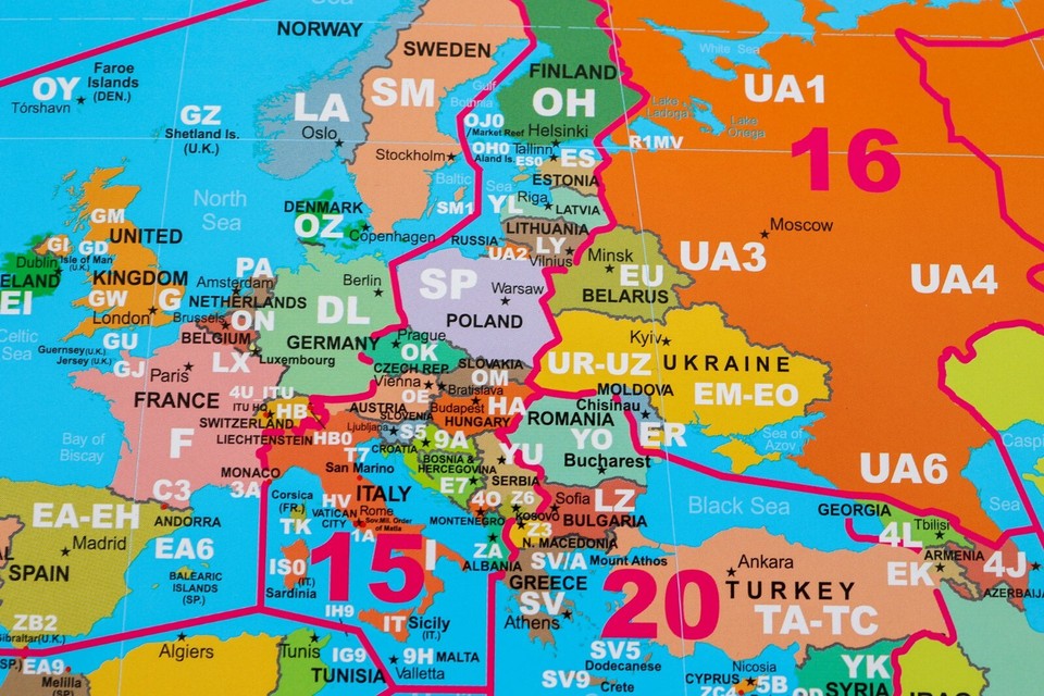 Amateur Radio World Prefix Map edition 2025 Size 99cm (38,97in) x 68cm ...