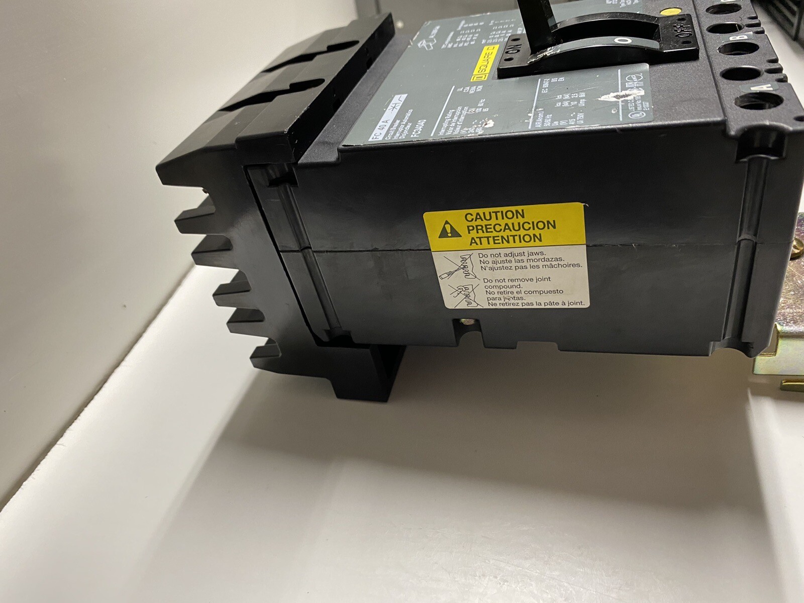 NEW SQUARE D FC34040 40AMP I-LINE 3 POLE 480V 240V Circuit Breaker ...