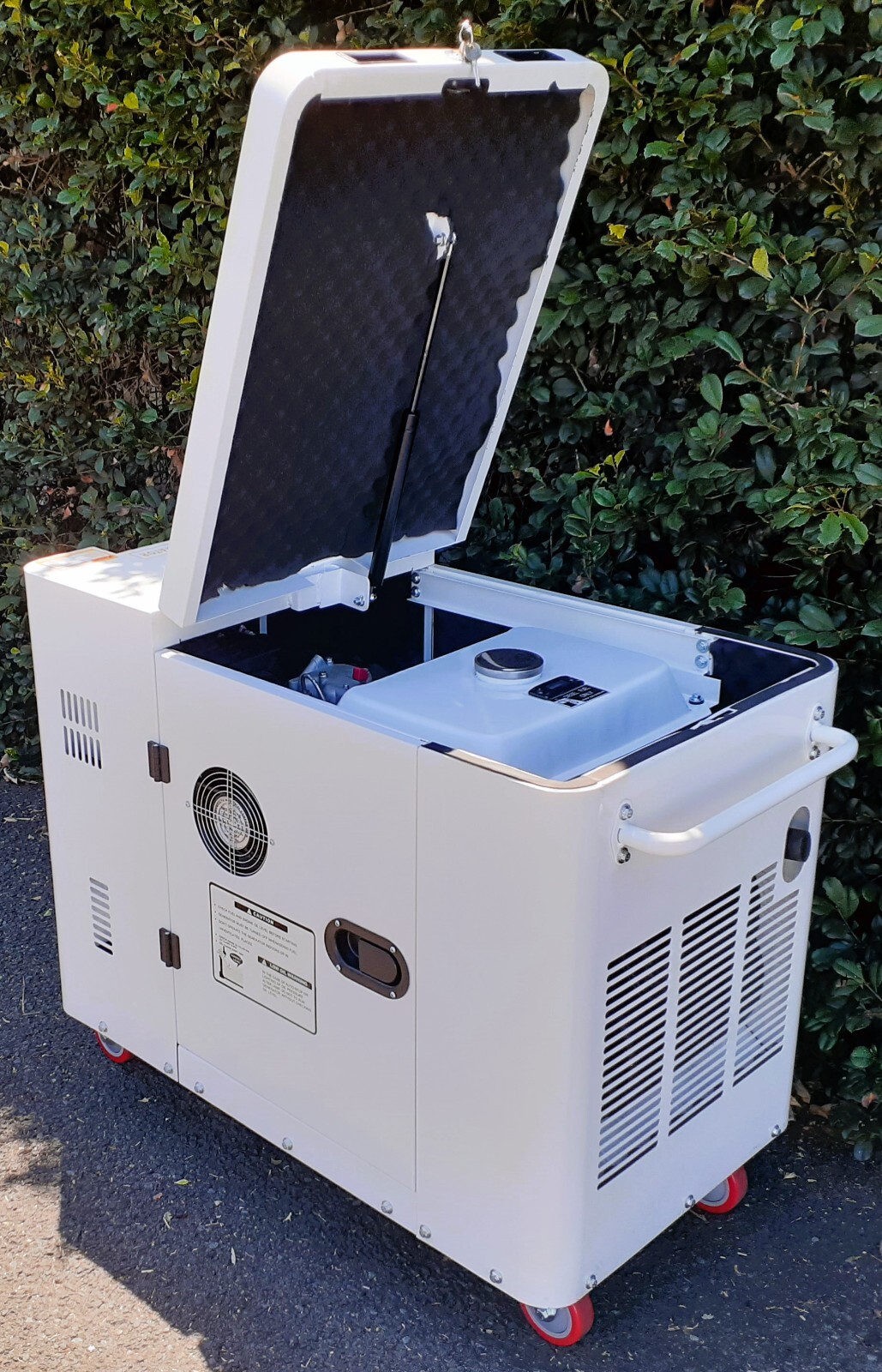 PRE-OWNED 8KVA Silenced Standby Diesel Generator 240V | eBay Australia