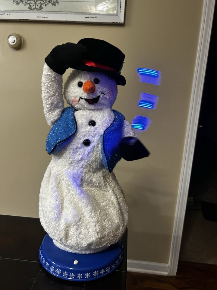 VTG 2002 GEMMY SPINNING SNOWFLAKES SNOWMAN -SINGS DANCES SPINS SNOW ...