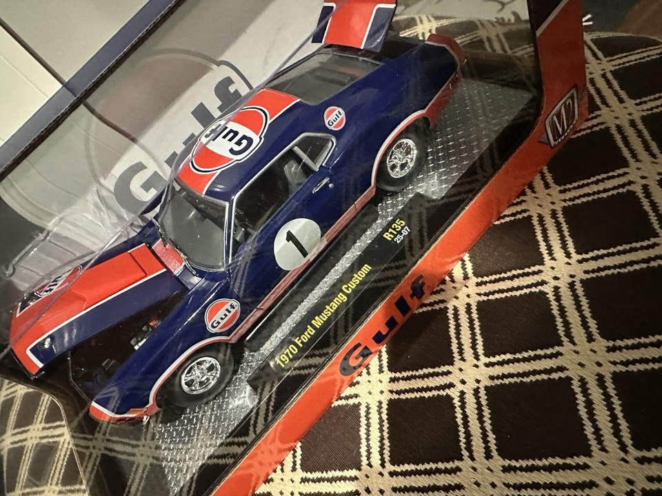 M2 Machines Drivers 1970 Ford Mustang Custom R-135 | eBay