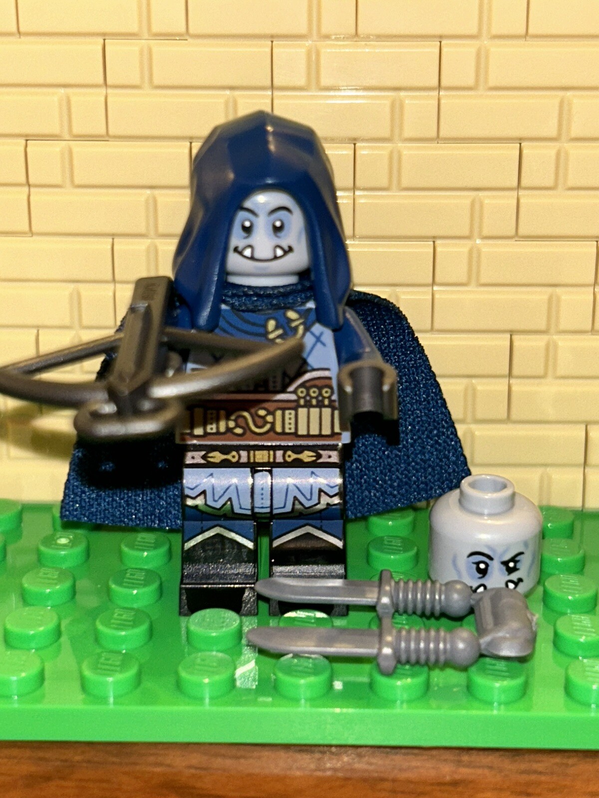 Dungeons & Dragons 21348 Orc Rogue Minifigure + Accessories | eBay