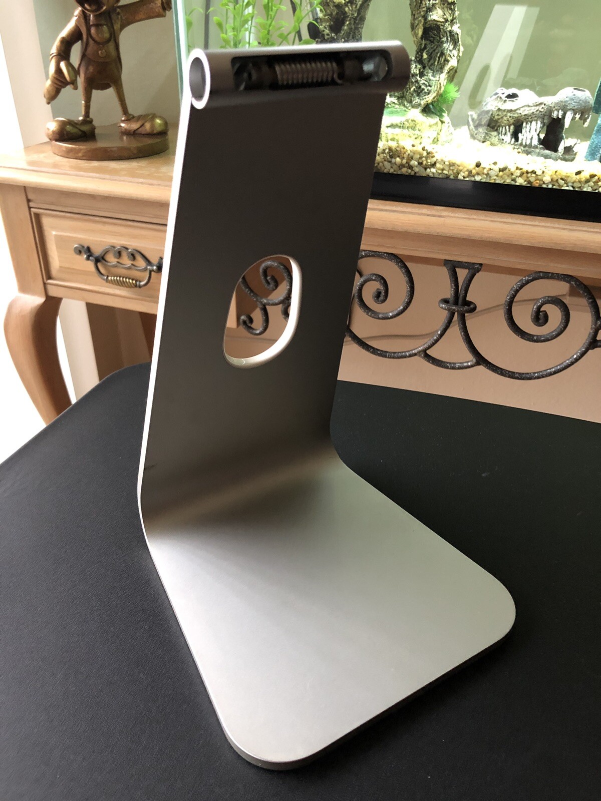 Apple Stand - 23 inch Cinema Display Model A1082 | eBay UK