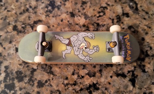 Vintage MACHAMP Pokemon Fingerboard Tech Deck 1999 Very Rare MINT ...