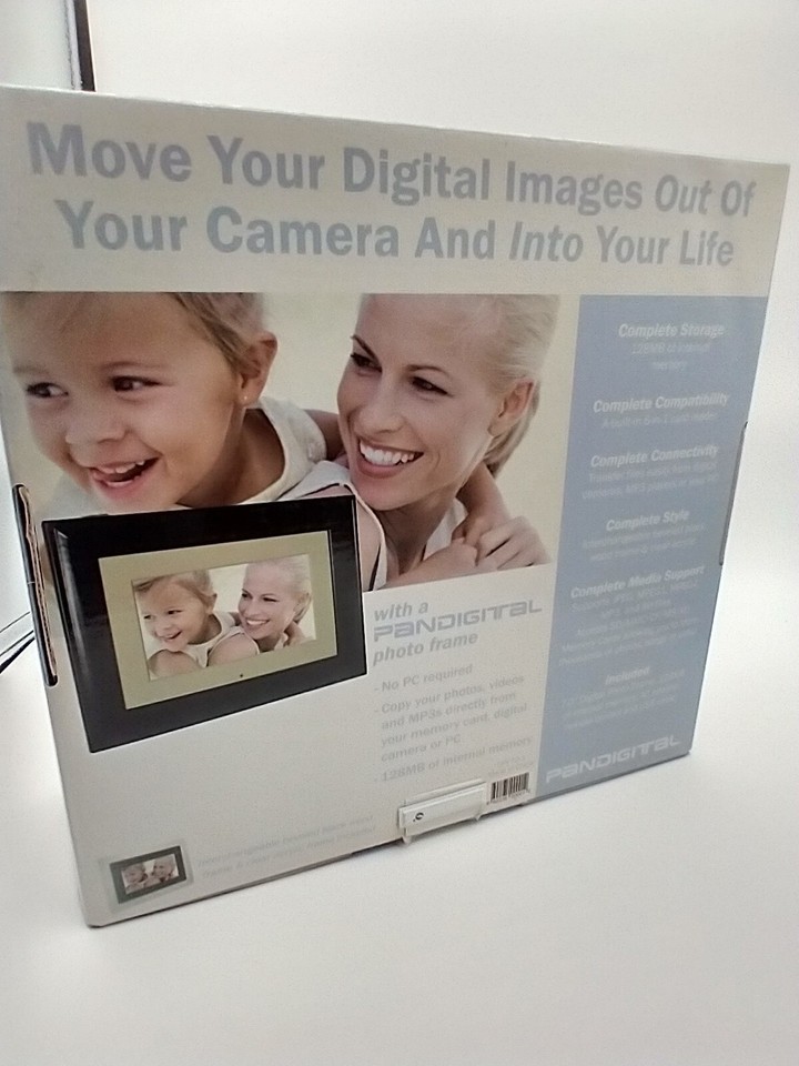 Pandigital 7" inch LCD Digital Photo Picture Frame W/Remote Control ...