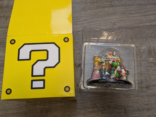 2010 Official Club Nintendo Platinum Award Super Mario Characters ...