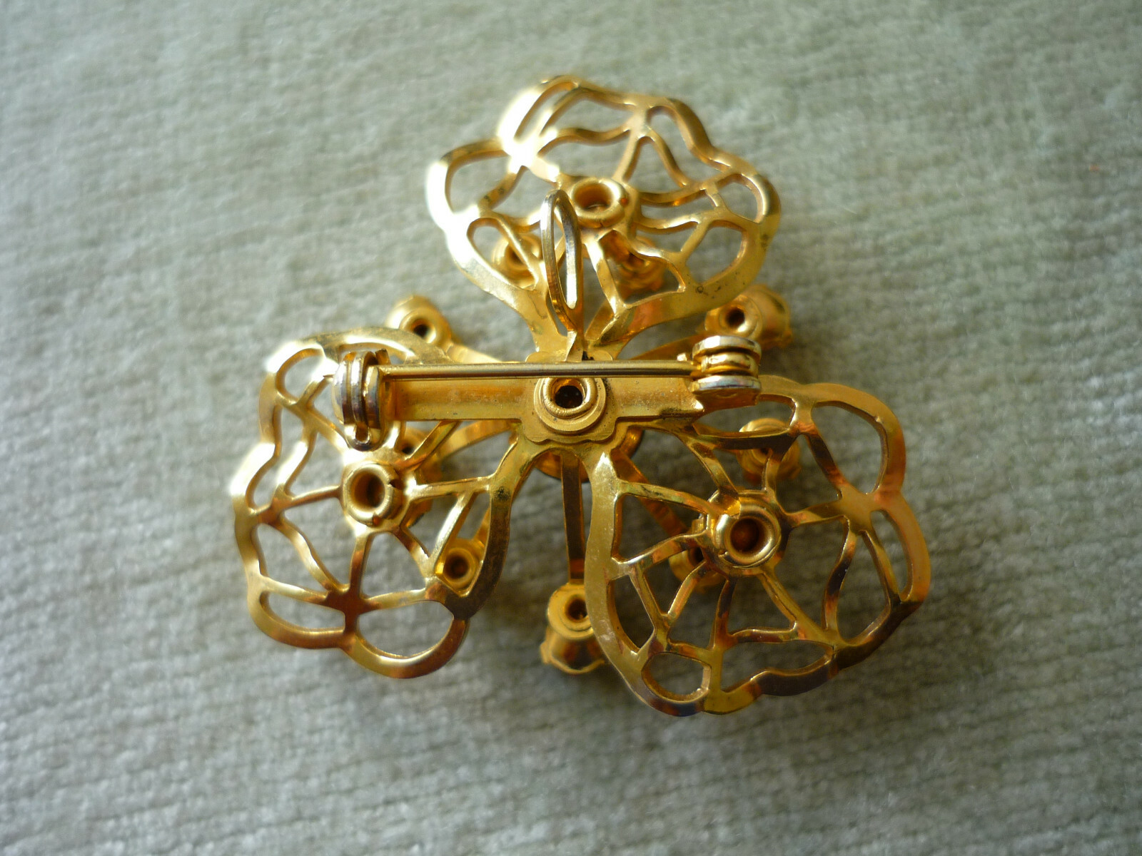 BEAUTIFUL OPEN LEAF CLOVER PIN/PENDANT, PURPLE & AQUA RHINESTONES ...