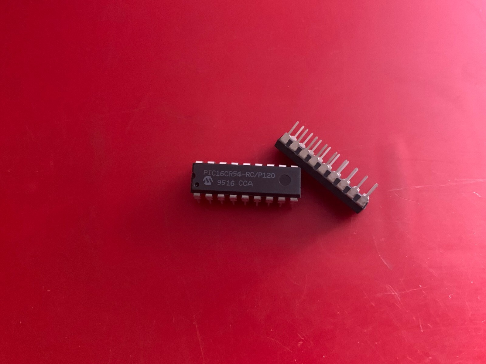 10x PIC16CR54-RC/P120 MICROCHIP 8-bit MCU .75KB 25 RAM 12 I/O RC 18 PIN ...