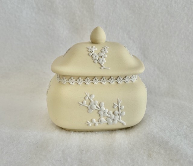 Wedgwood Jasperware "Cream Color on Yellow Primrose" Pagoda Shape ...