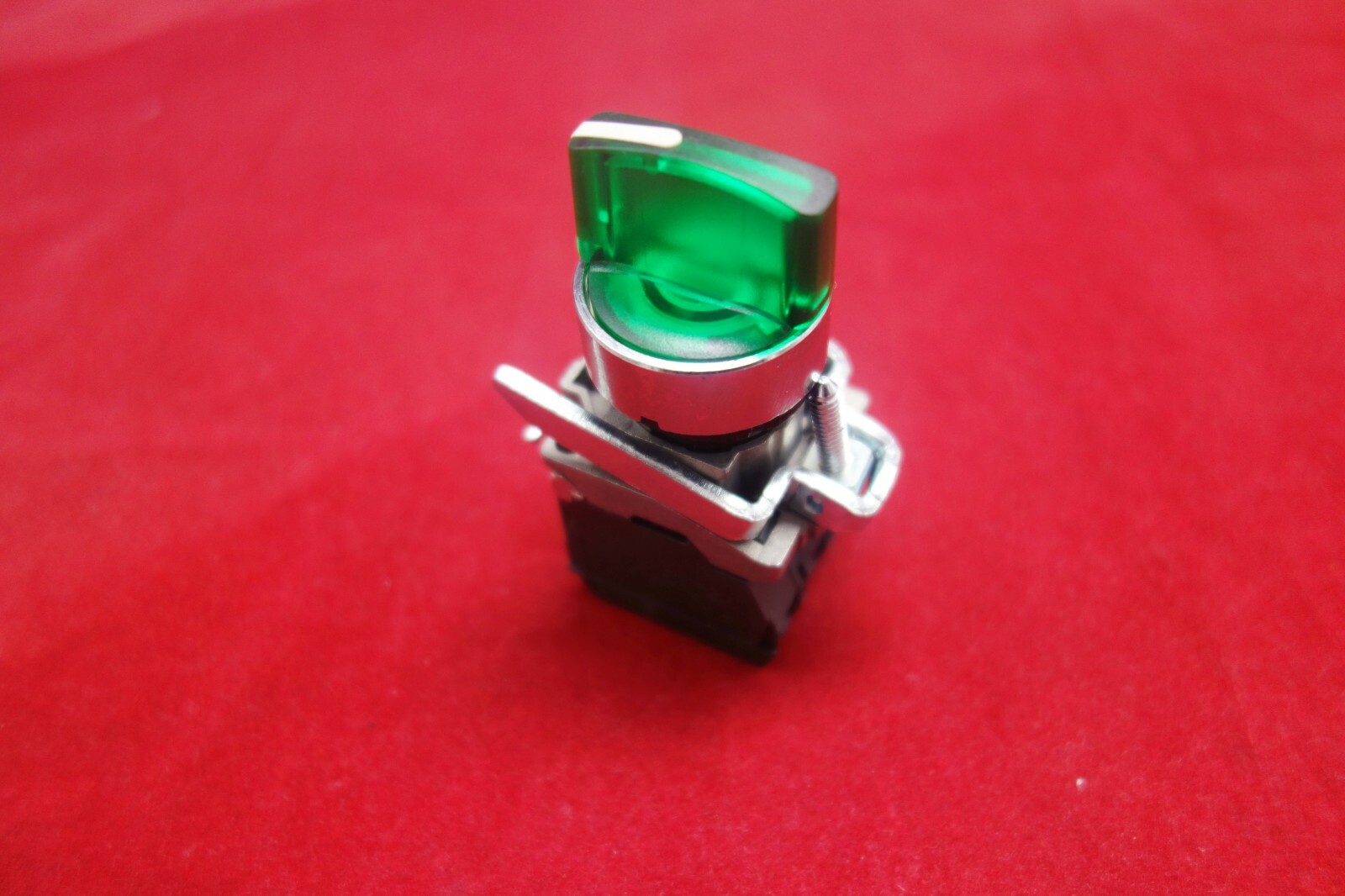 22mm ILlUMINATED Selector switch 3 Position Fits Green XB4BK133G5 110V ...