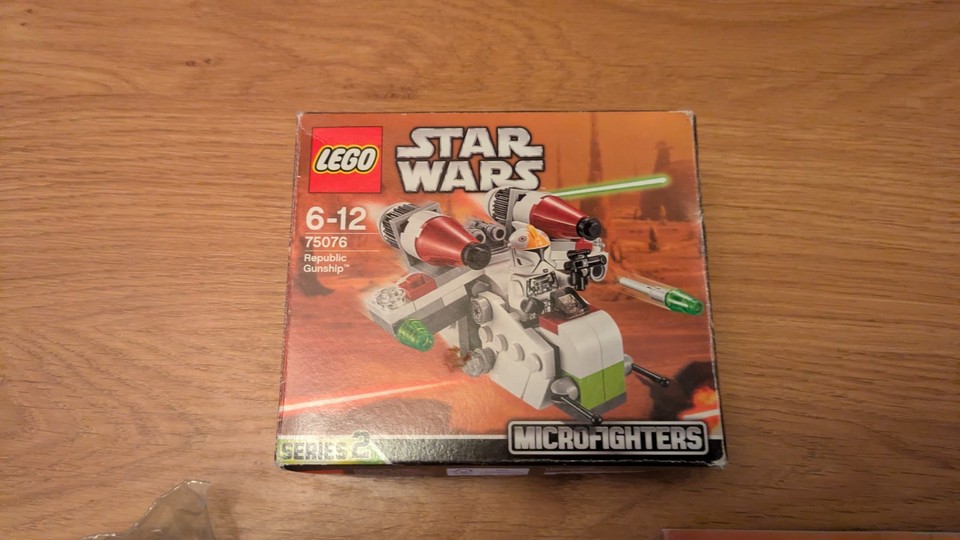 LEGO Star Wars 75076 Republic Gunship Microfighter clone wars pilot CIB ...