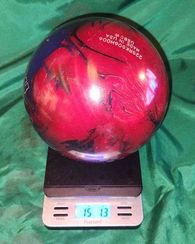 900 Global Reality Check Bowling Ball 15 lbs Preowned Span 3 13/16 ...