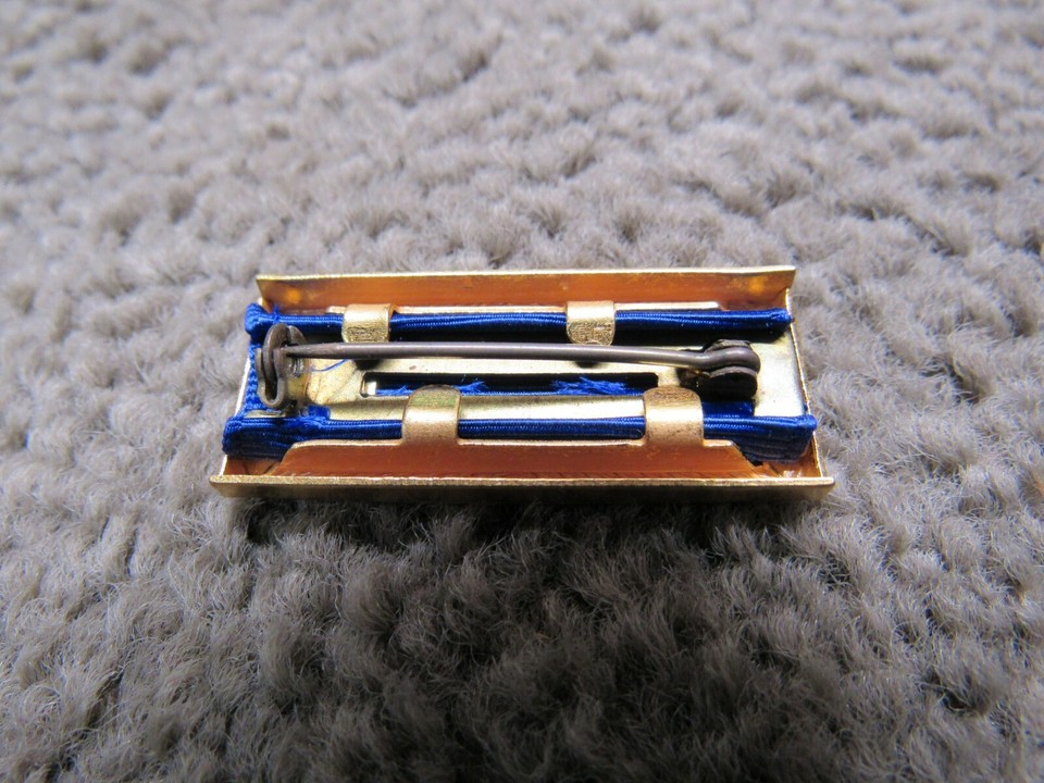 US WW2 Presidential Unit Citation Pin Back Original In govt Paper NOS ...