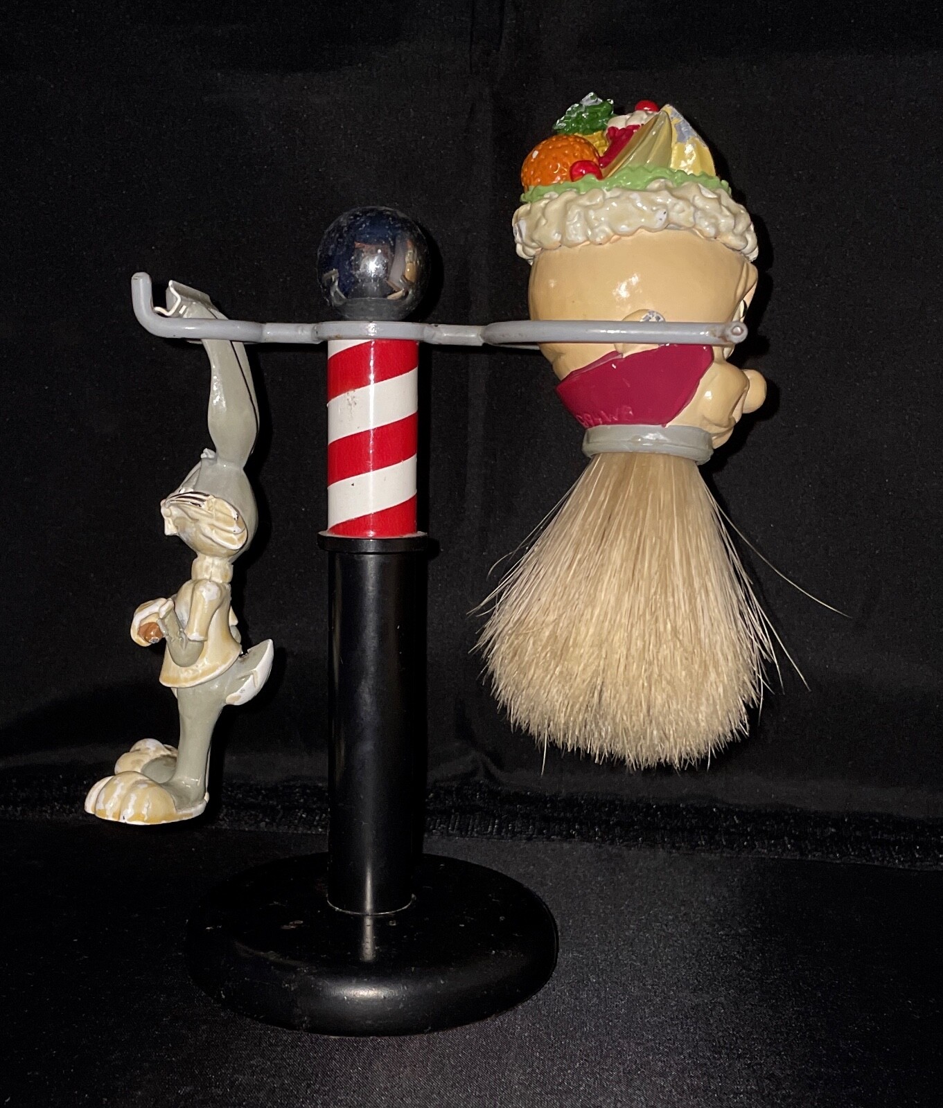 Rare Bugs Bunny Razor The Rabbit Of Seville Razor & Elmer Fudd brush ...