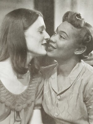 Vintage - Photo - Women Kissing - Lesbian Couple - Tender Kiss #12 😘 | eBay