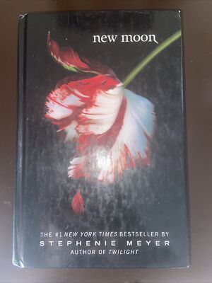 New Moon (Twilight Saga, Book 2) | eBay