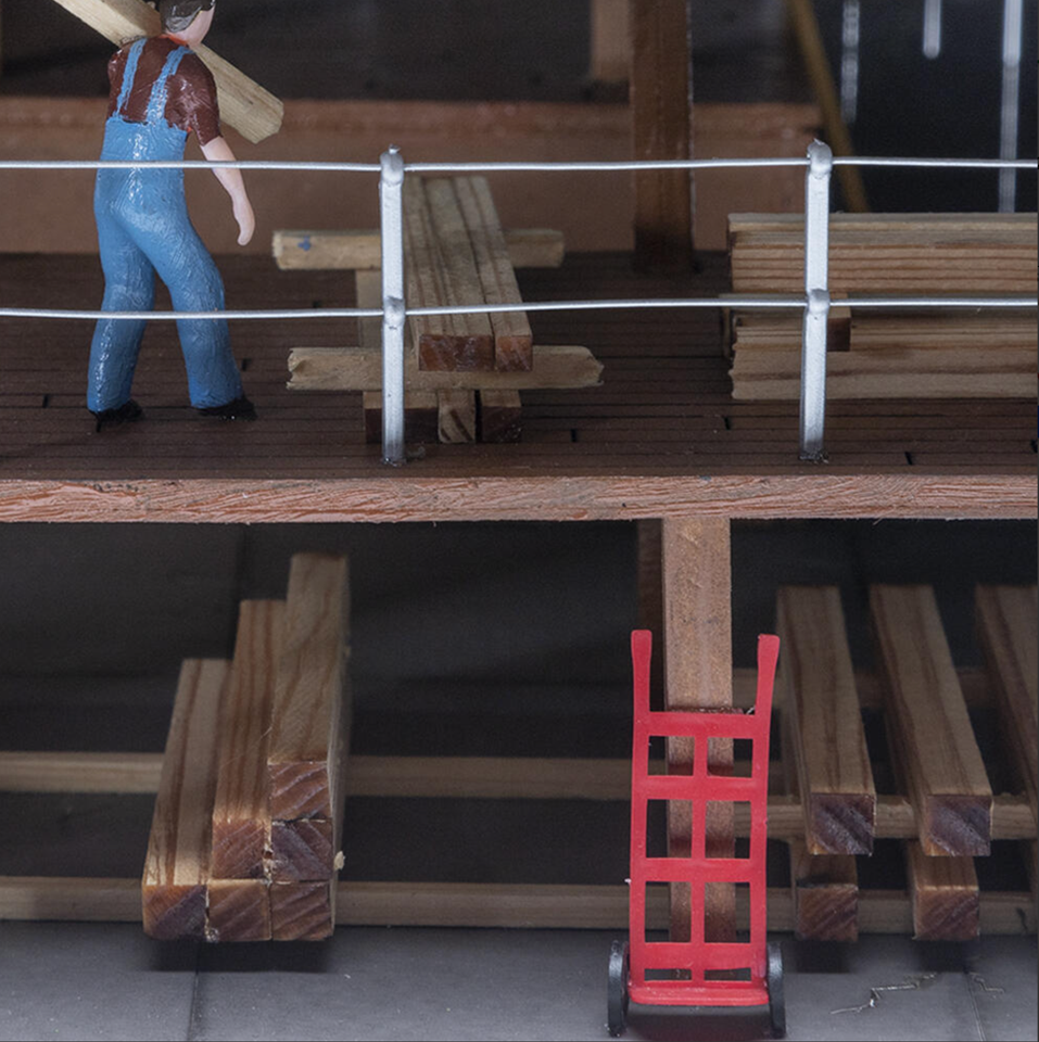 O Scale Lumber Yard Building with Sliding Doors Prelit LED w/ Figures ...
