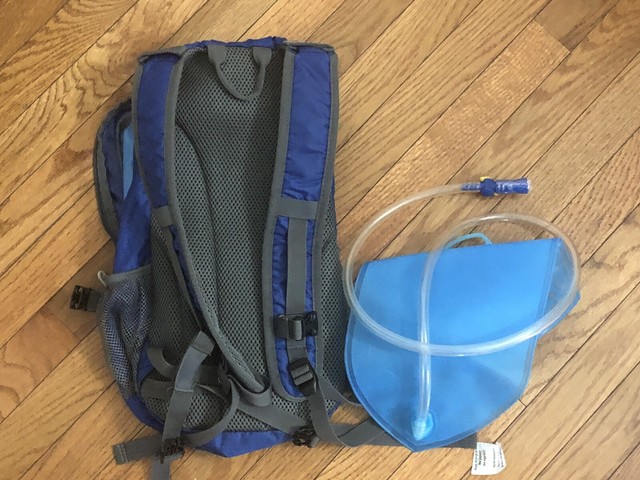 Adventuridge Lightweight 2 Liter Hydration Backpack With Microban ...