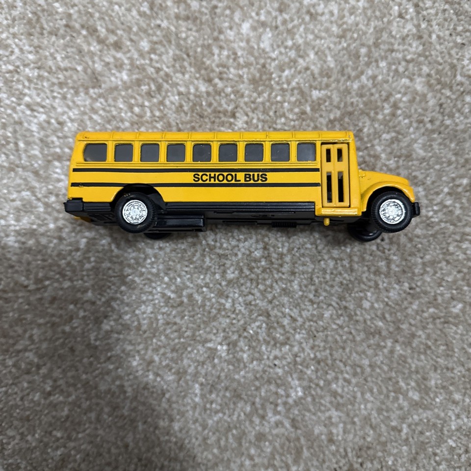 Kintoy Die-Casting School Bus No. 3218 N scale Friction Moving Toy ...