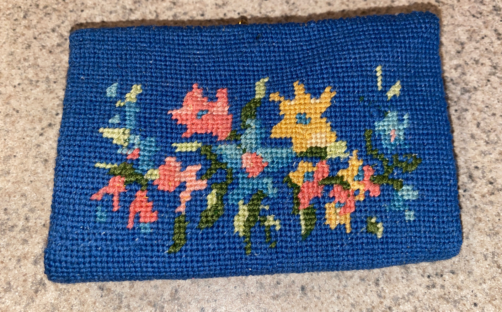 VINTAGE 1950s PETIT POINT NEEDLEPOINT FLORAL COIN PUR… - Gem