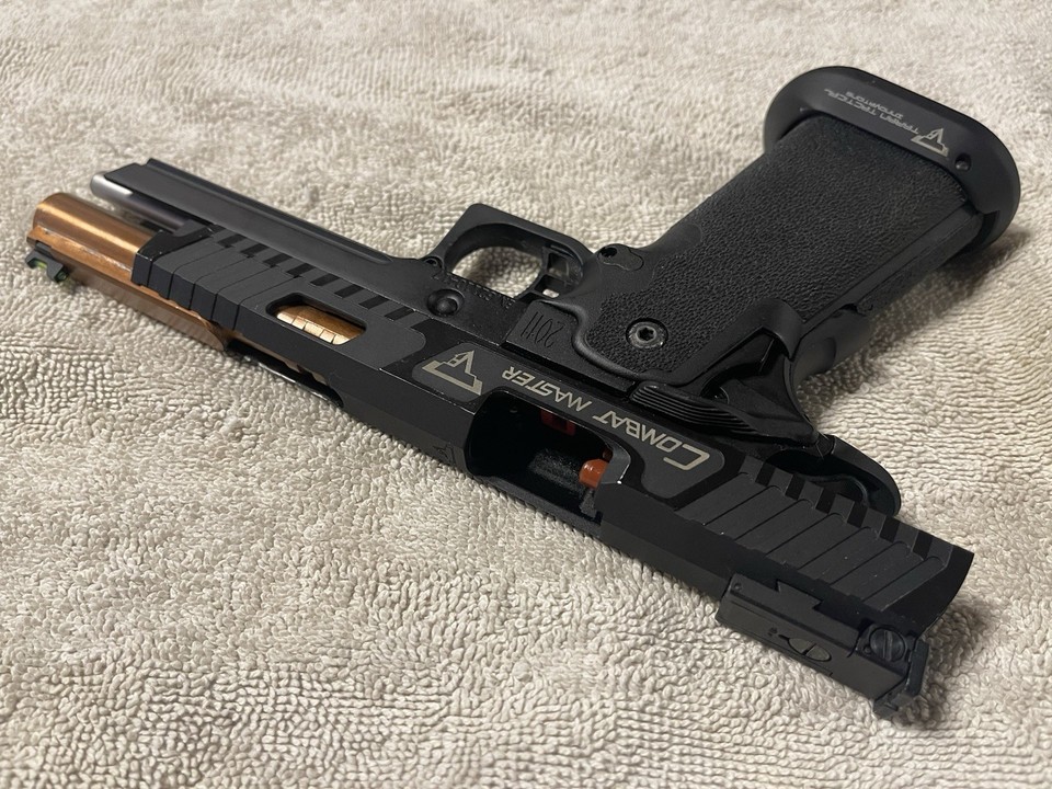 EMG TTI Liscensed JW3 2011 Combat Master Airsoft GBB Pistol w/Island ...
