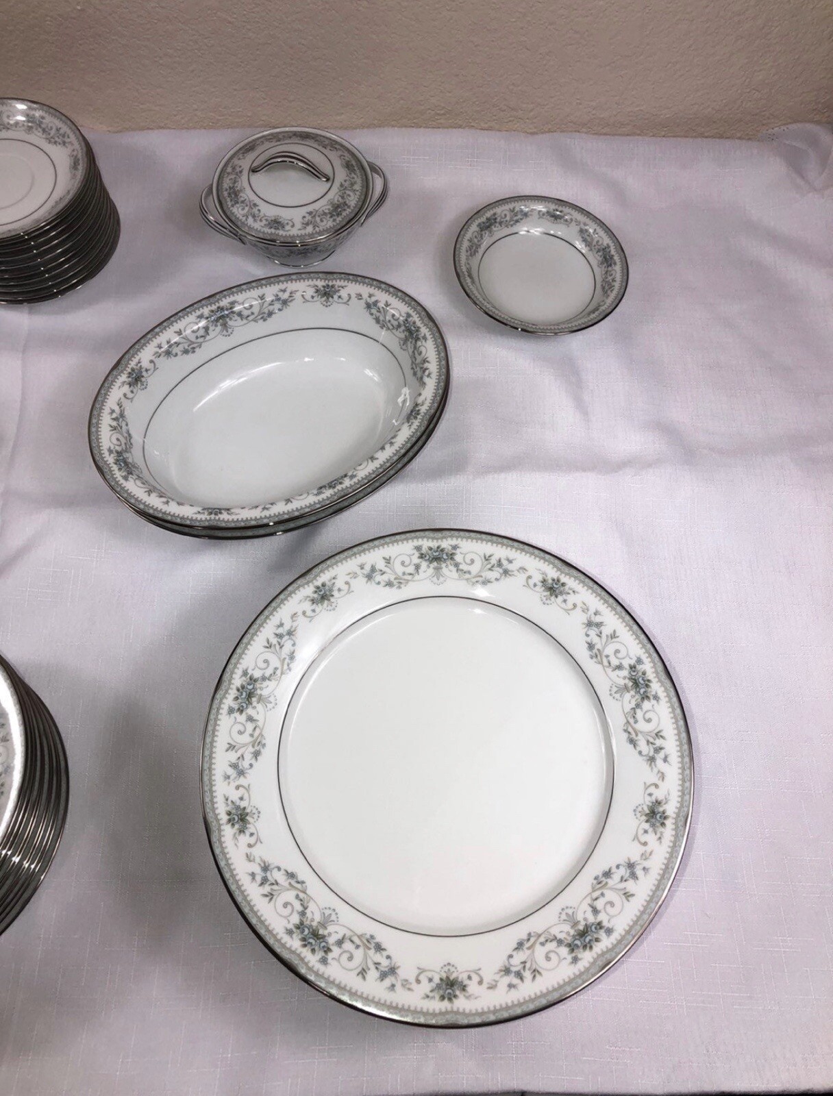 NEW NORITAKE Set Of 47 piece Dinnerware Made In Japan | eBay