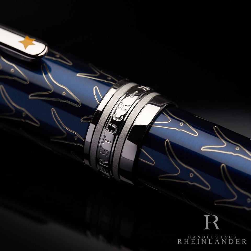 Montblanc Meisterstück Le Petit Prince Solitaire Le Grand Fountain Pen ...