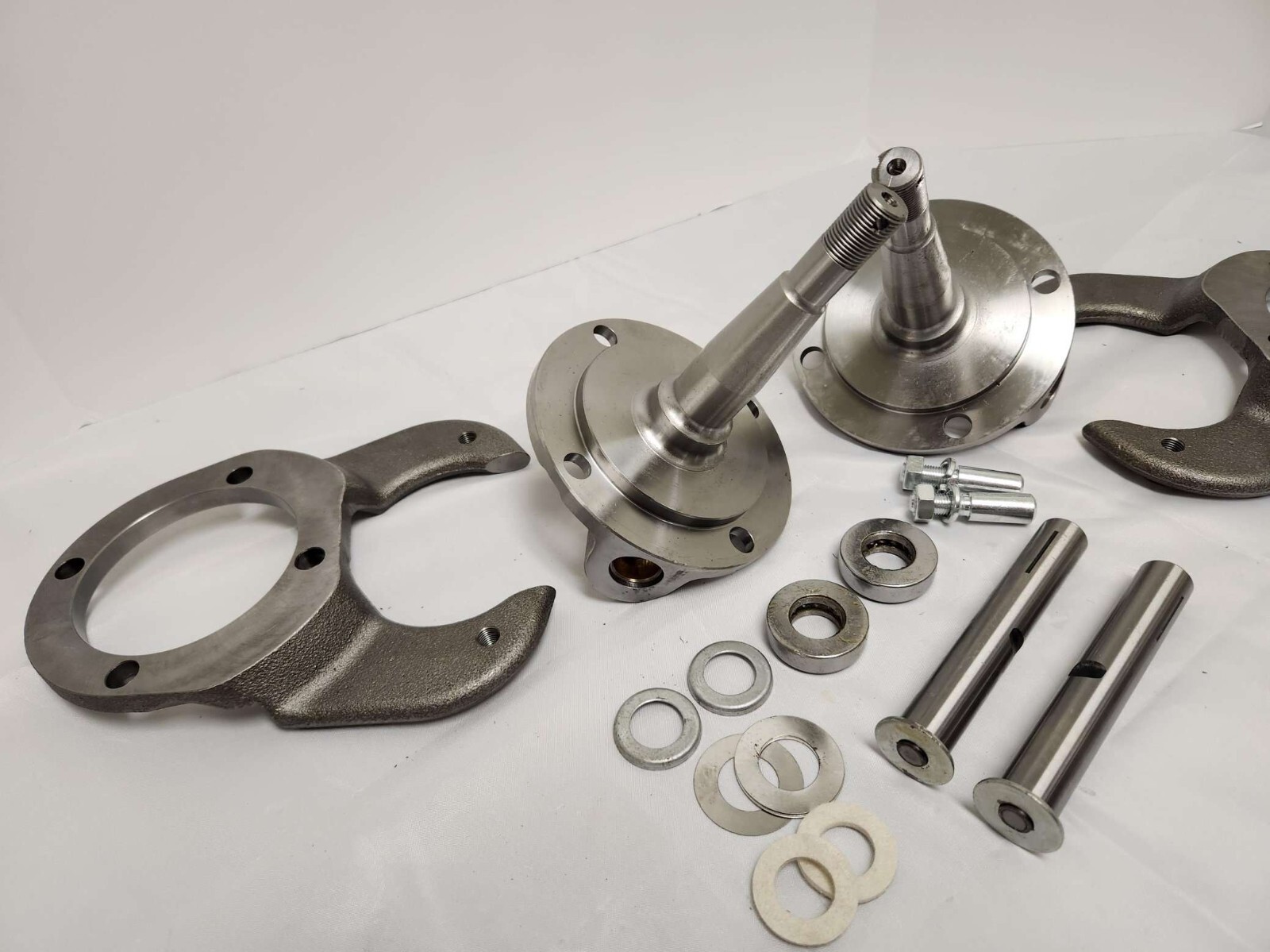 1937-1948 Ford Front Straight Axle Spindles w/ Brackets + Complete King ...