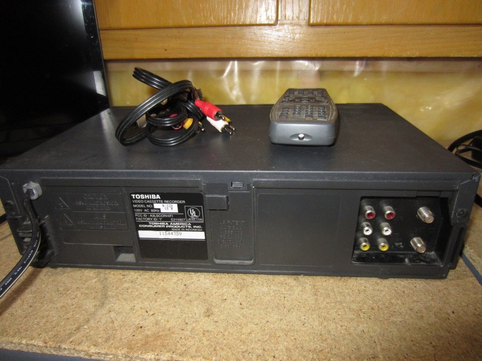 Toshiba W-528 VHS VCR Player Recorder W/ Remote & RCA Cable 4-Head HIFI ...