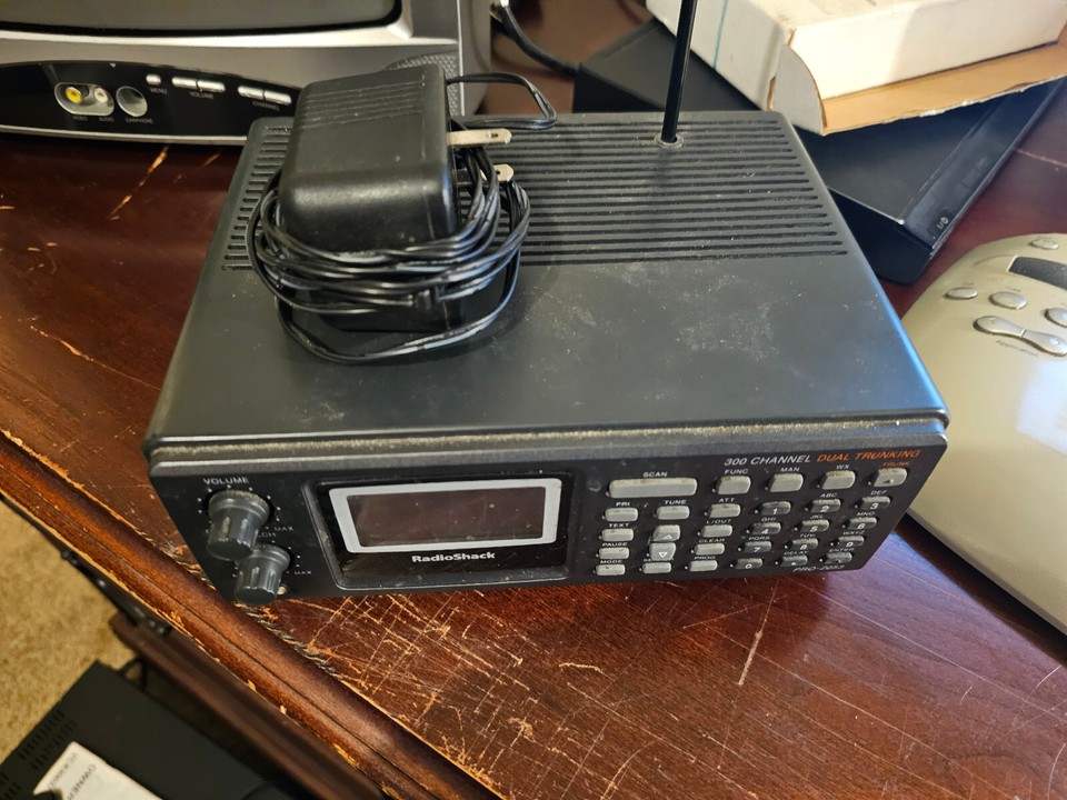 Radio Shack 300 Channel Dual Trunking Scanner PRO 2053 - Please Read ...