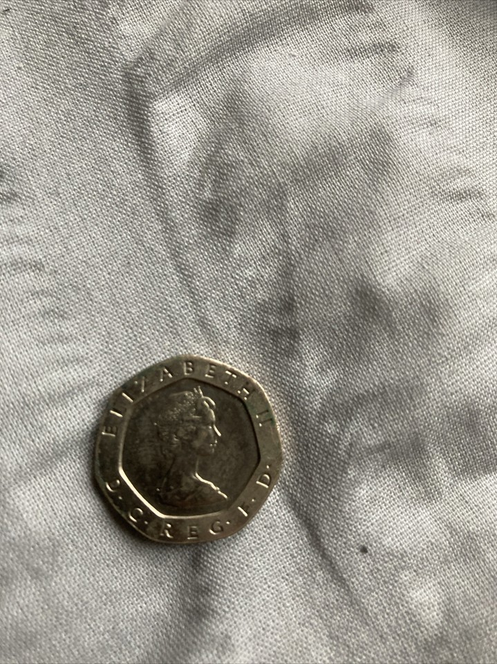 **Genuine & Extremely Rare** 1982 20p Coin. Original First Year Mint ...