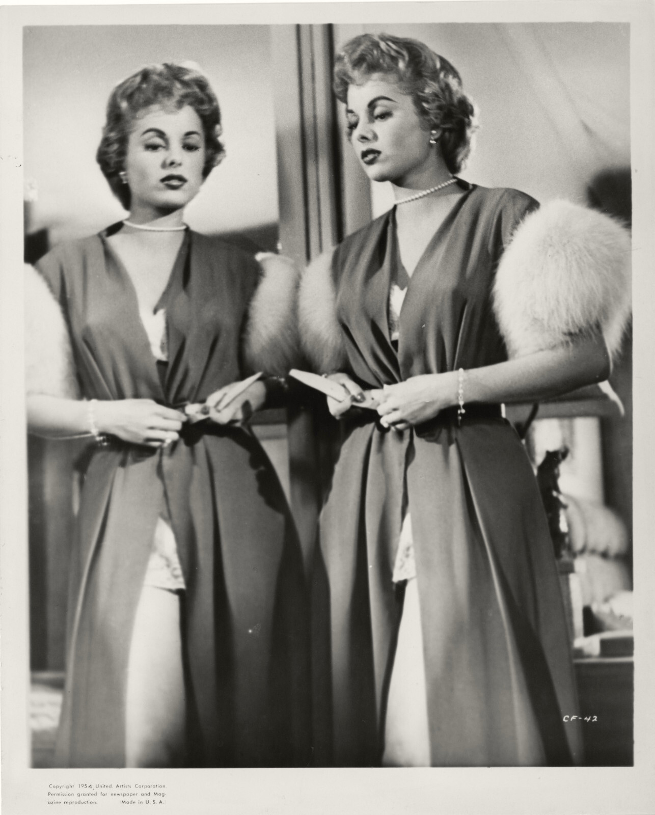 Martha Hyer ~ ORIG 1954 scene portrait ~ Down Three Dark Streets ...