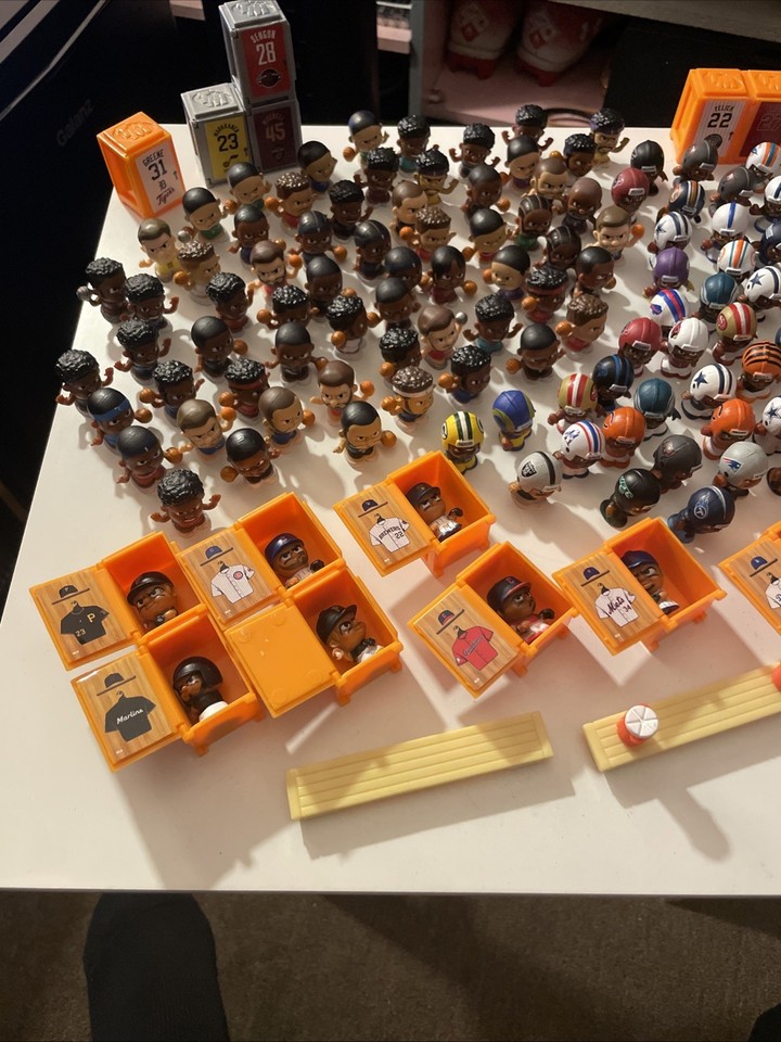 Teeny Mates Mix Nfl,mlb,nba & Nhl Bench’s Lockers Gatorade Jugs Lot 140 ...