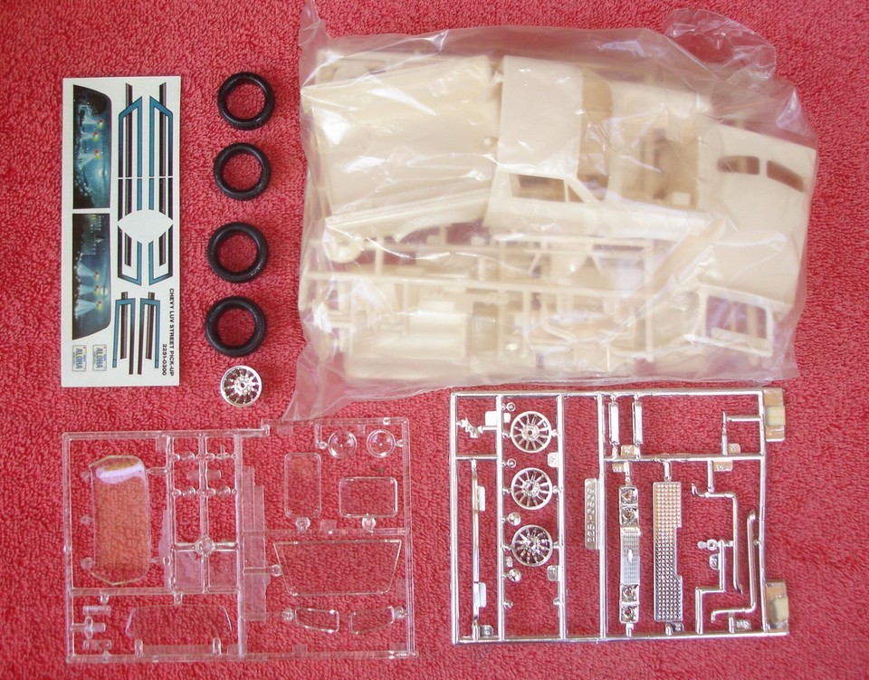 Monogram Chevy Luv Street Pick-up Truck 2251-0100 Model Kit 1/24 | eBay